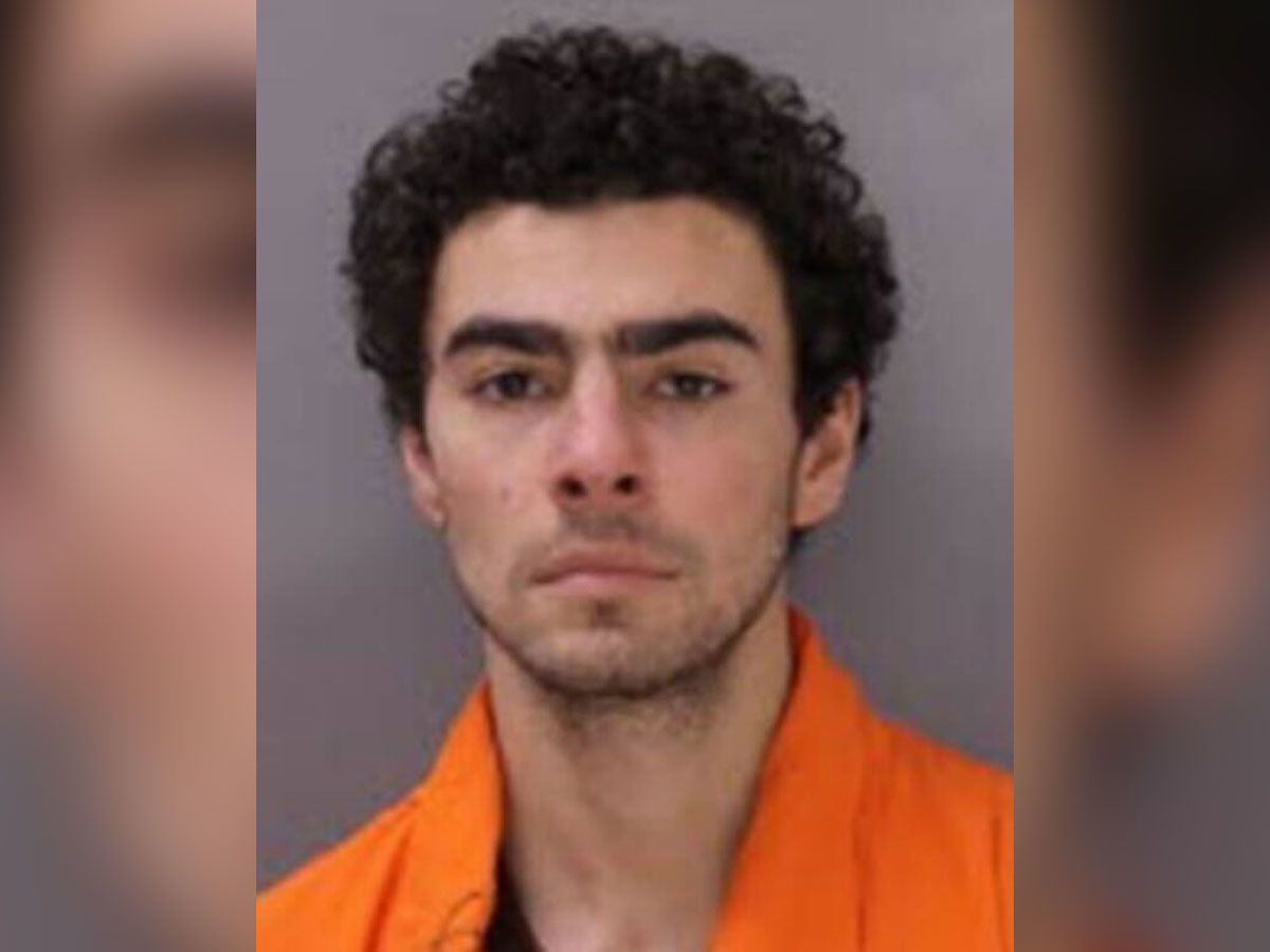 Man attempts to free Luigi Mangione with pizza cutter