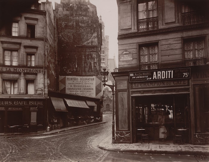 Prostitutes, mannequins and street traders: The flâneur who ...