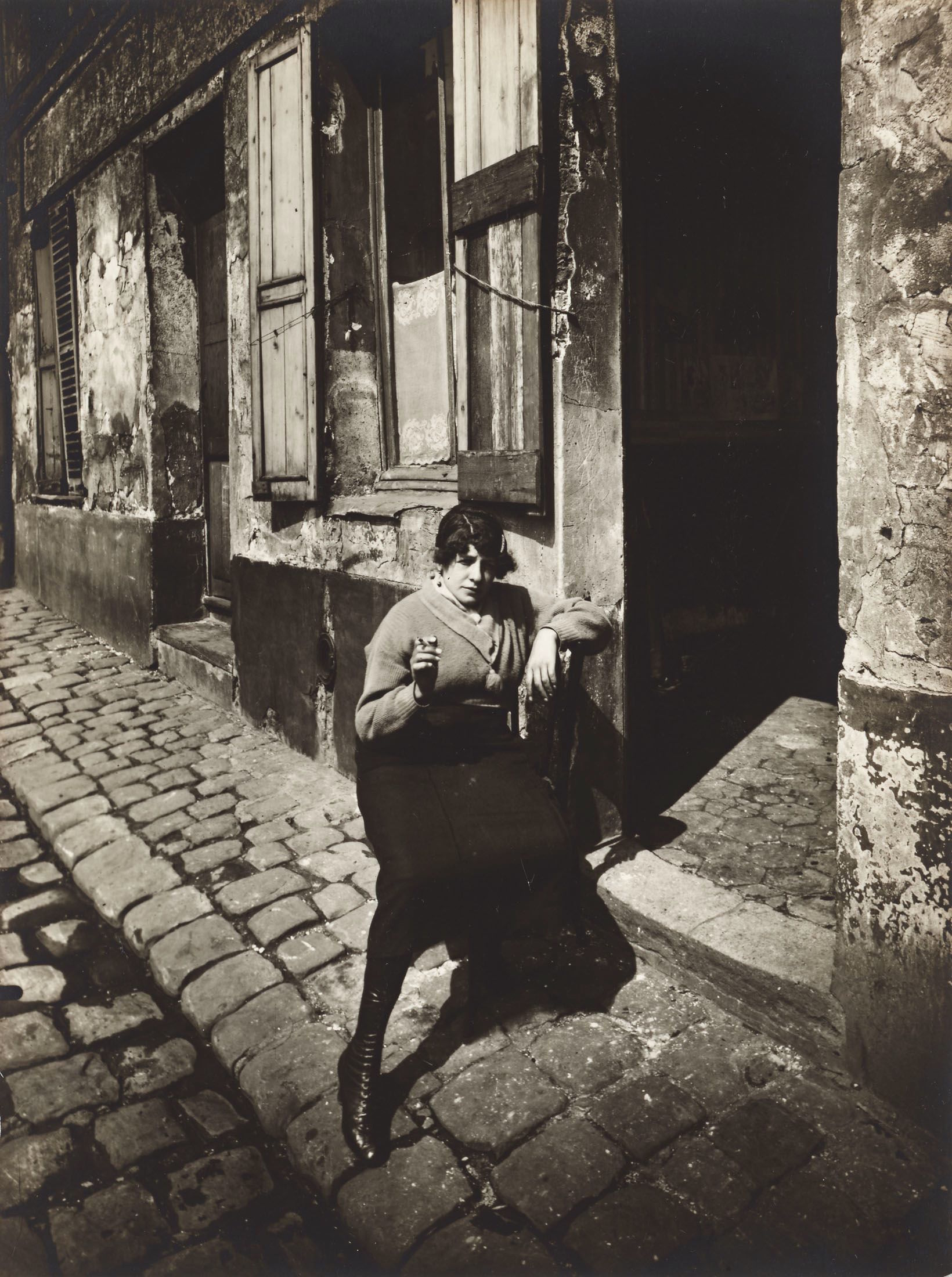 Prostitutes, mannequins and street traders: The flâneur who ...