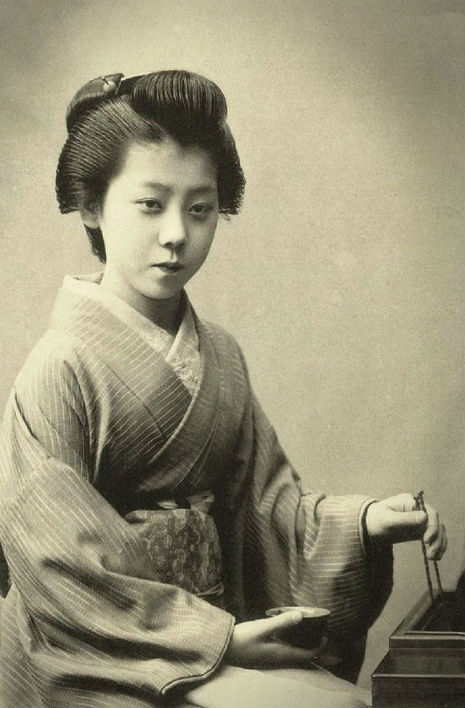 Beautiful women from over 100 years ago as seen on vintage postccards