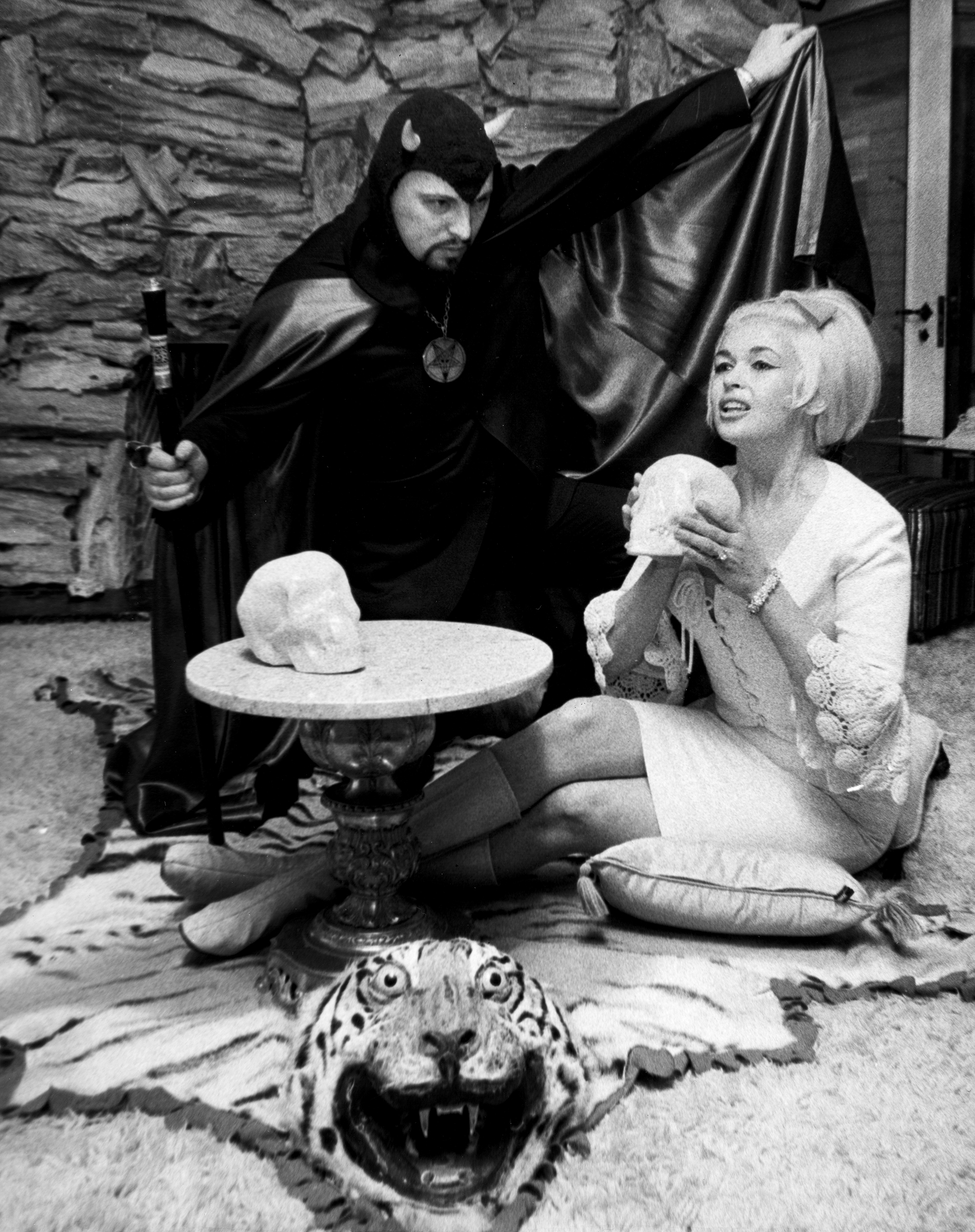 Rare pix of Anton LaVey performing Satanic rites, cavorting with Jayne ...